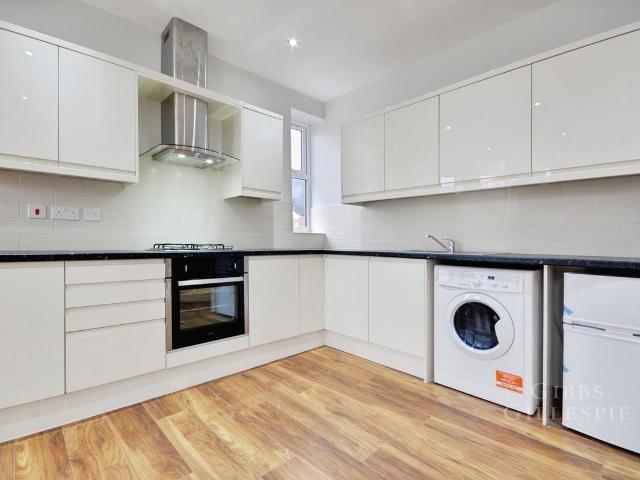 Wood End Lane, Northolt UB5, 1 bed flat to rent, £1,350 pcm | PrimeLocation