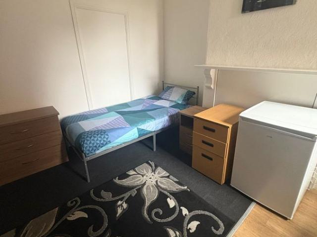 Wood Green Road, Wednesbury WS10, Studio to rent, £737 pcm | PrimeLocation