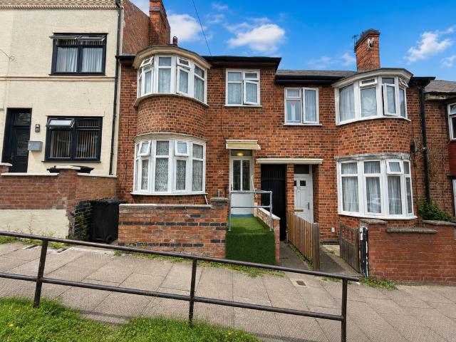 Wood Hill, Leicester, Leicester LE5 4 bed terraced house to rent £1,095 pcm £253 pw