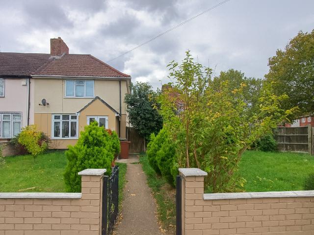 Wood Lane, Dagenham RM9, 3 bed semi detached house to rent, £2,200 pcm | PrimeLocation