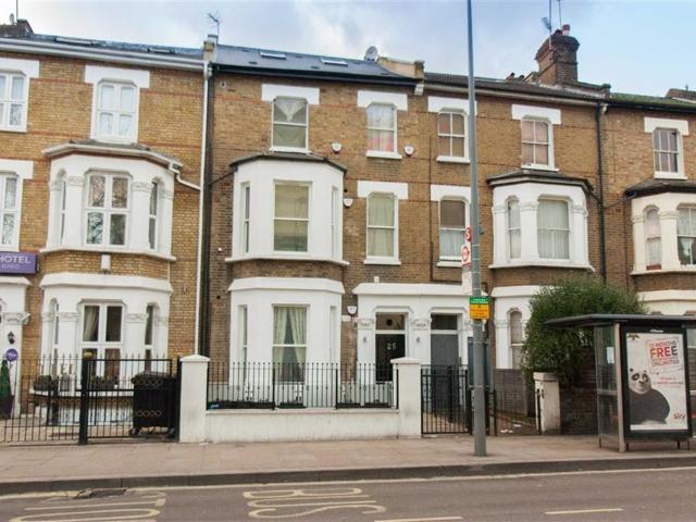 Wood Lane, London W12, 2 bed flat to rent, £2,167 pcm | PrimeLocation