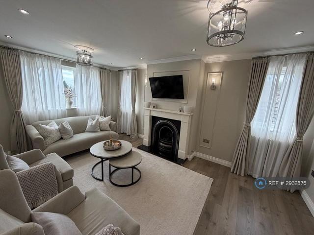 Wood Rise, Pinner, HA5 2 bed maisonette to rent £2,100 pcm £485 pw