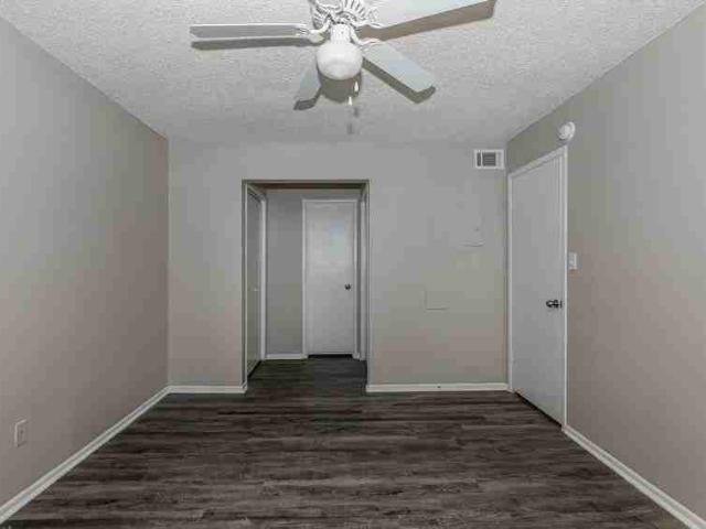 Wood River Apartments 1 Bedroom Apartment for Rent at 4021 Wood River Dr, Corpus Christi, TX 78410 Calallen