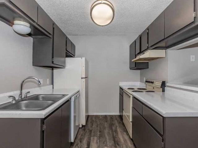 Wood River Apartments 1 Bedroom Apartment for Rent at 4021 Wood River Dr, Corpus Christi, TX 78410 Calallen
