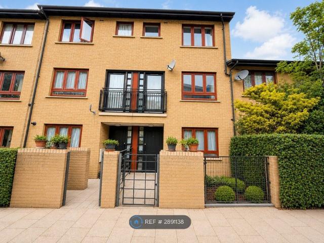 Wood Road, London NW10, 4 bed terraced house to rent, £3,200 pcm | PrimeLocation