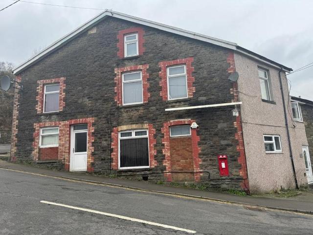 Wood Road, Pontypridd CF37 4 bed end of terrace house to rent £1,495 pcm £345 pw