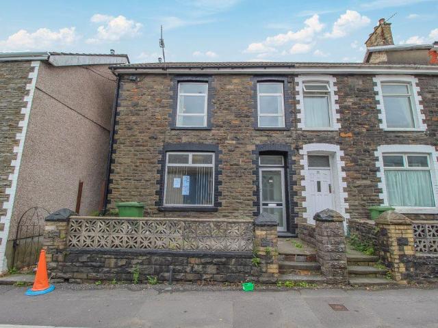 Wood Road, Pontypridd CF37 4 bed house to rent £1,360 pcm £314 pw