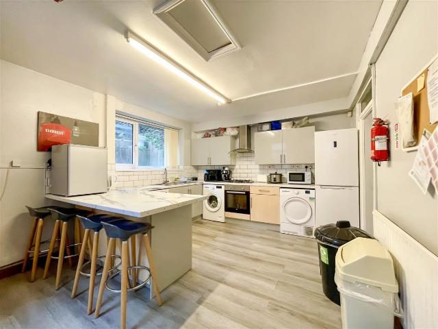 Wood Road, Pontypridd CF37, 4 bed property to rent, £1,400 pcm | PrimeLocation