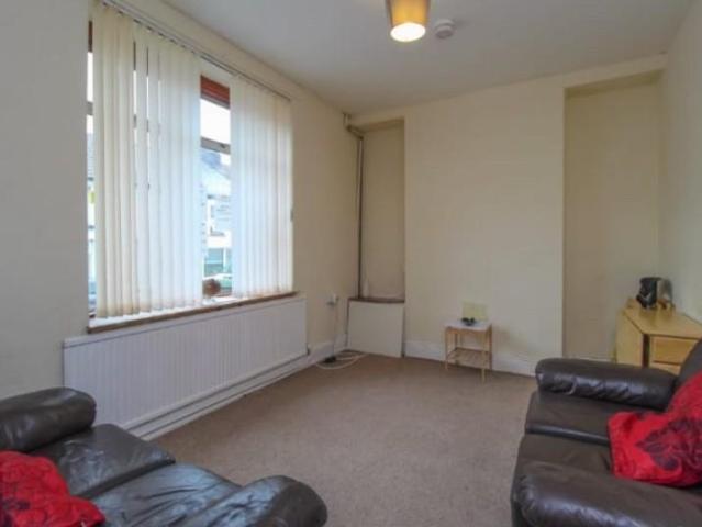 Wood Road, PONTYPRIDD, CF37 4 bed terraced house to rent £1,330 pcm £307 pw