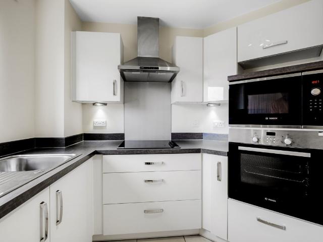 Wood Road, Wolverhampton WV6, 1 bed flat to rent, £2,565 pcm | PrimeLocation
