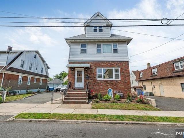 Wood St, Garfield, Home For Sale