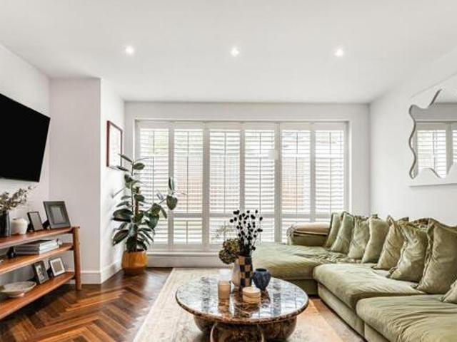 Wood Street, Walthamstow, 3 Bedroom End