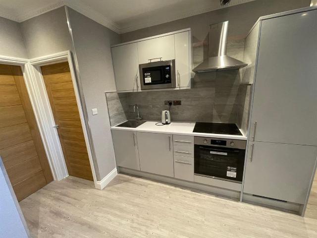Wood Street, Walthamstow E17, 2 bed flat to rent, £1,750 pcm | PrimeLocation