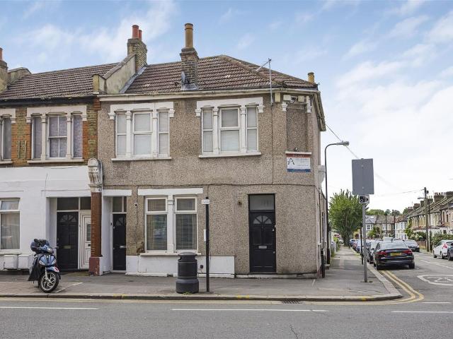 Wood Street, Walthamstow, London E17, Studio to rent, £1,250 pcm | PrimeLocation