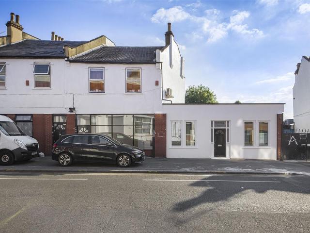Wood Street, Walthamstow, London E17, 1 bed flat to rent, £1,600 pcm | PrimeLocation