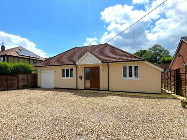 Wood Street, Ash Vale, 3 Bedroom Bungalow