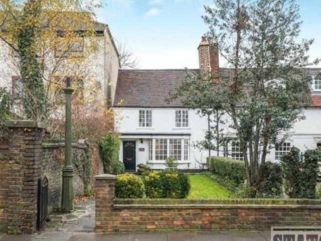Wood Street, Barnet, 2 Bedroom Semi detached