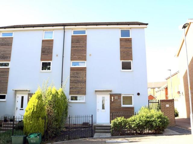 Wood Street, Bristol BS34 3 bed townhouse to rent £1,680 pcm £388 pw