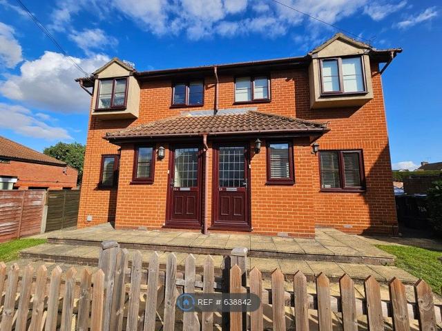 Wood Street, Chelmsford CM2, 1 bed maisonette to rent, £1,200 pcm | PrimeLocation