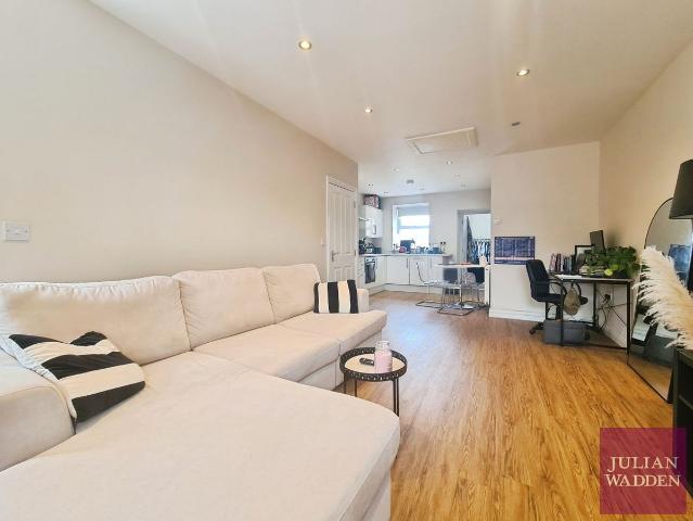 Wood Street, Glossop, Derbyshire SK13, 1 bed flat to rent, £795 pcm | PrimeLocation