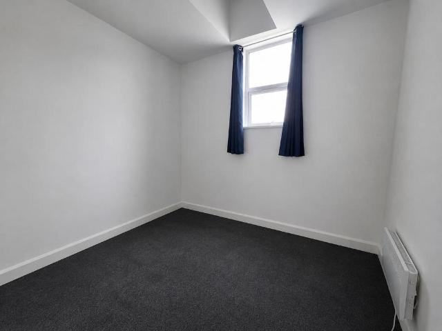 Wood Street, London E17 2 bed apartment to rent £2,050 pcm £473 pw