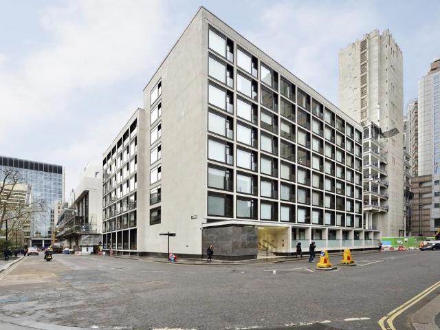 Wood Street London EC2Y 2 bed flat to rent £4,200 pcm £969 pw
