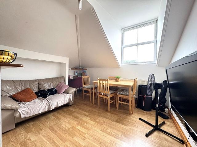Wood Vale, London SE23, 1 bed flat to rent, £1,430 pcm | PrimeLocation