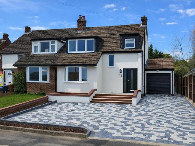Wood View, Cuffley 3 bed semi detached house to rent £2,995 pcm £691 pw