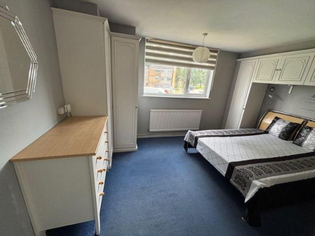 Wood View, Hemel Hempstead HP1 2 bed apartment to rent £1,450 pcm £335 pw