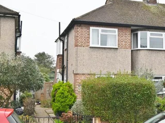 Woodcote Close, London, KT2 5LZ, United Kingdom | 2 bed apartment for rent #139402410 | Rentberry