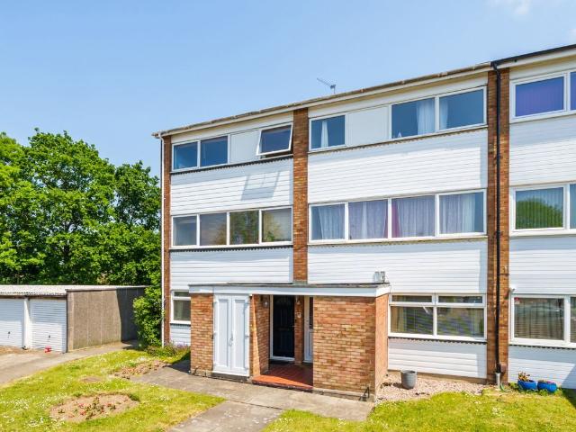 Woodcote Drive, Orpington BR6, 3 bed maisonette to rent, £1,900 pcm | PrimeLocation