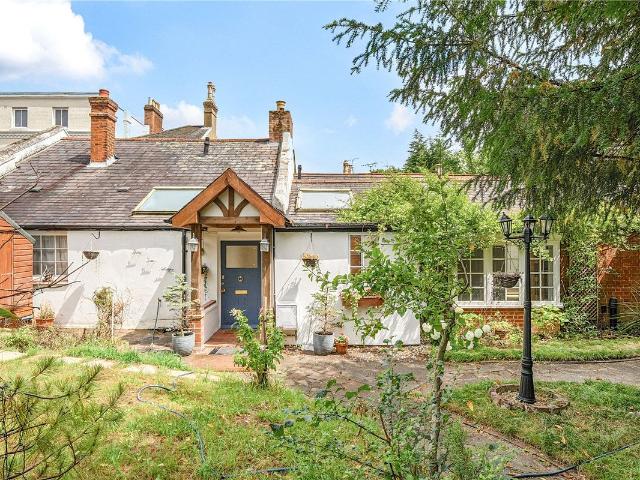 Woodcote Road, Epsom, Surrey KT18, 4 bed detached house to rent, £2,750 pcm | PrimeLocation