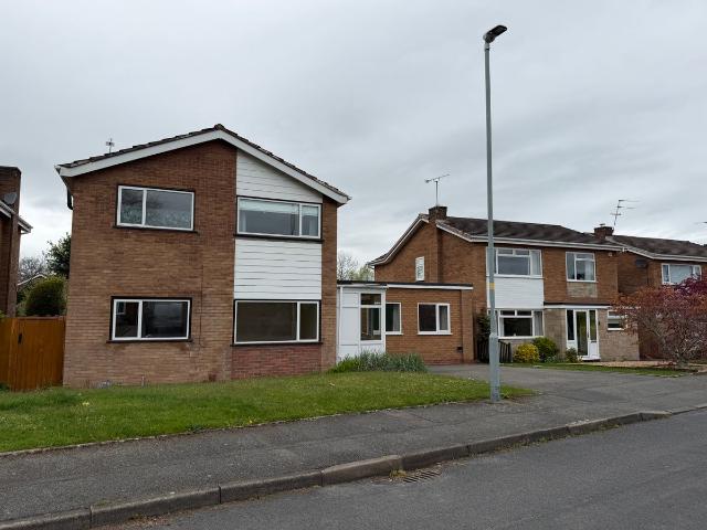 Woodcote Road, Tettenhall, Wolverhampton WV6, 3 bed detached house to rent, £1,895 pcm | PrimeLocation