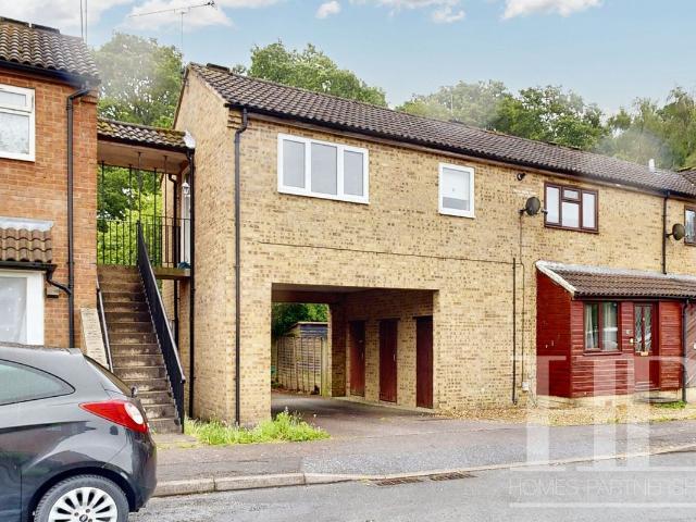 Woodcourt, Crawley RH11, 1 bed maisonette to rent, £1,000 pcm | PrimeLocation