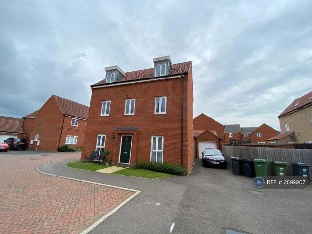 Woodcock Hill, Costessey, Norwich, NR8 3 bed detached house to rent £1,475 pcm £340 pw