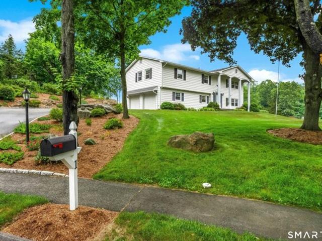 Woodchuck Ct W, Norwalk, Home For Sale