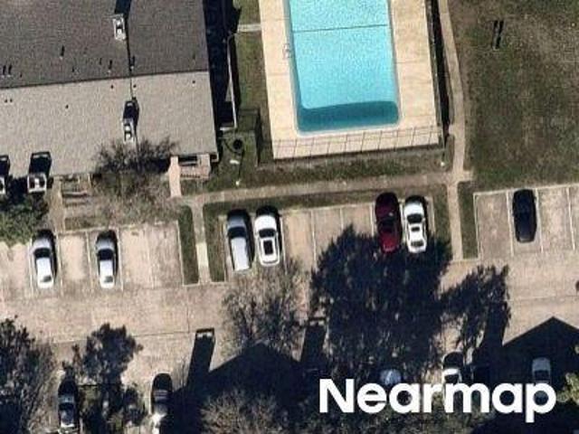 Woodchase Dr Apt