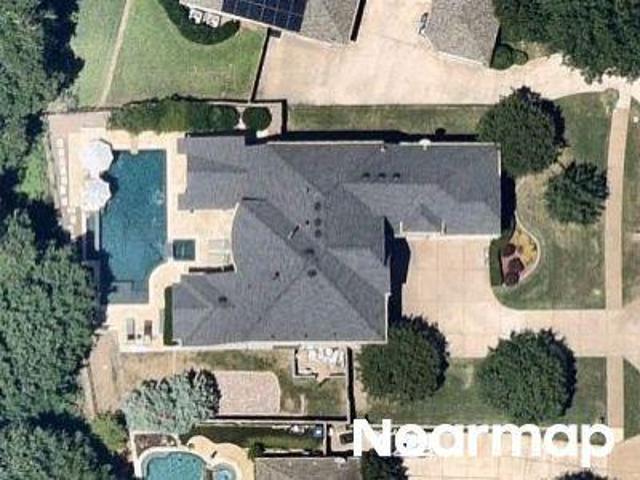 Woodcliff Dr