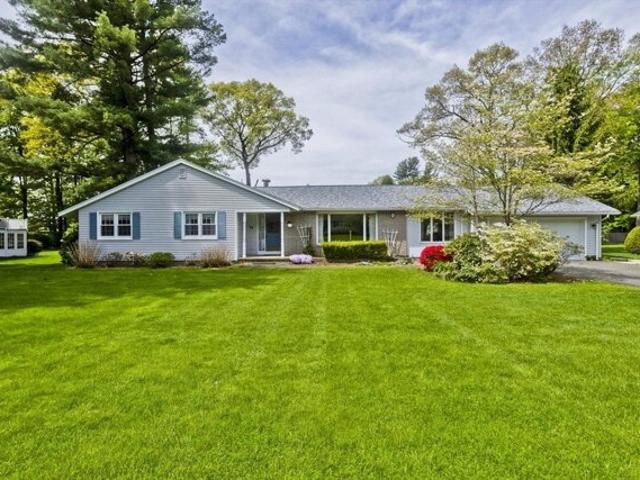 Woodcliff Dr, Westfield, Home For Sale
