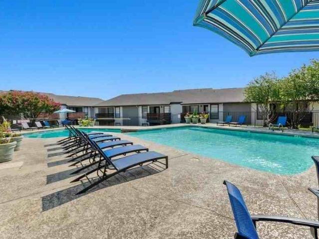 Woodcreek 1 Bedroom Apartment for Rent at 2717 Lawrence Rd, Arlington, TX 76006