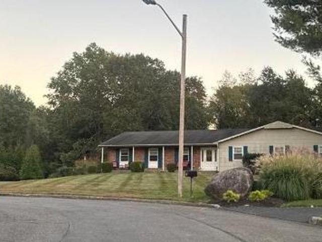Woodcrest Ct