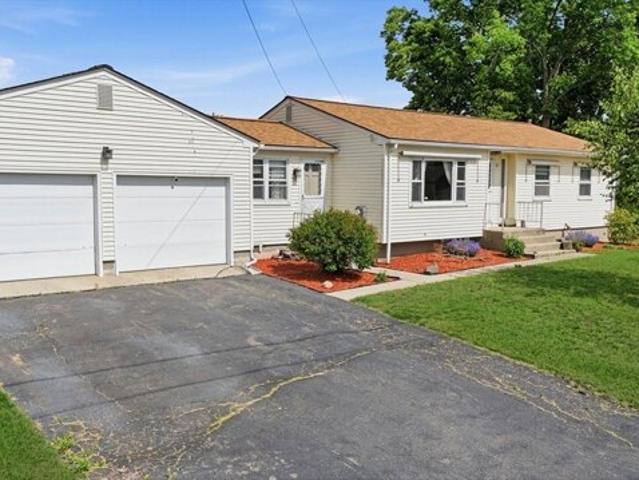 Woodcrest Ct, Chicopee, Home For Sale