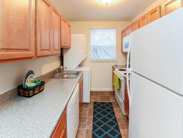Woodcrest Apartment Homes One Bedroom 527 sqft