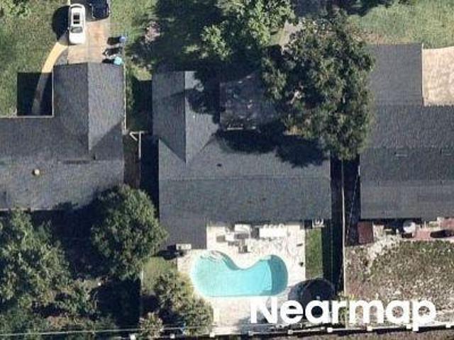 Woodcrest Dr