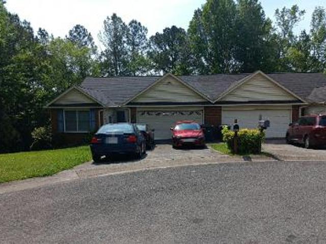 Woodcrest Dr