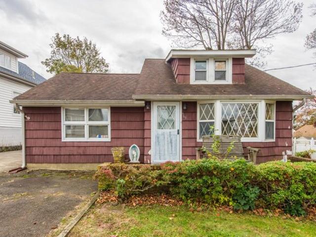 Woodcrest Dr, Keyport, Home For Sale