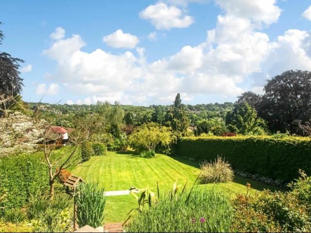 Woodcrest Road, Purley CR8, 5 bed detached house to rent, £3,000 pcm | PrimeLocation