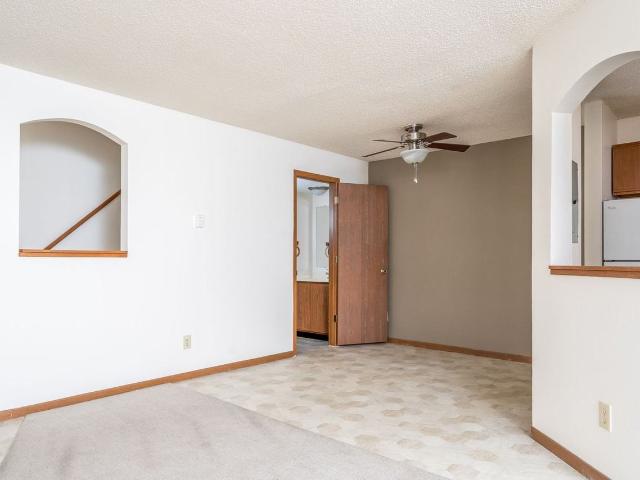 Woodcrest Townhomes 2 Bedroom Home for Rent at 2479 Woodcrest Dr, Chaska, MN 55318