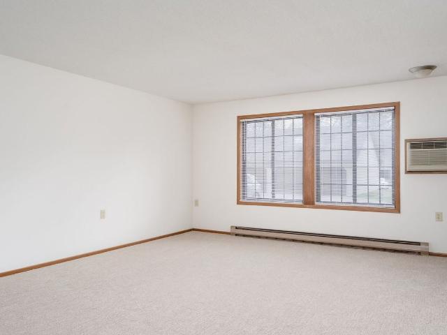 Woodcrest Townhomes 2 Bedroom Home for Rent at 2479 Woodcrest Dr, Chaska, MN 55318