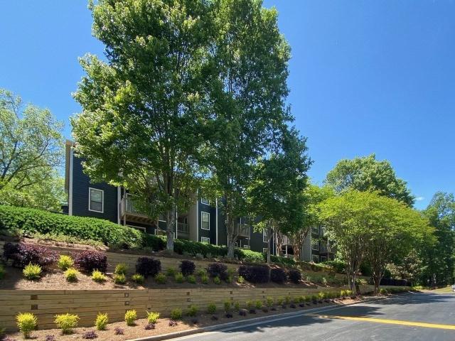 Woodcrest Village 1 Bedroom Apartment for Rent at 2325 Woodcrest Walk, Lithonia, GA 30058